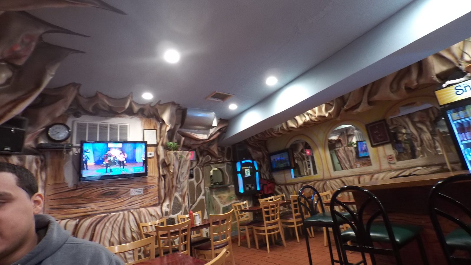 HTC Re Camera Review – Sample Pictures NYC (Indoors) (4) – TechWeLike