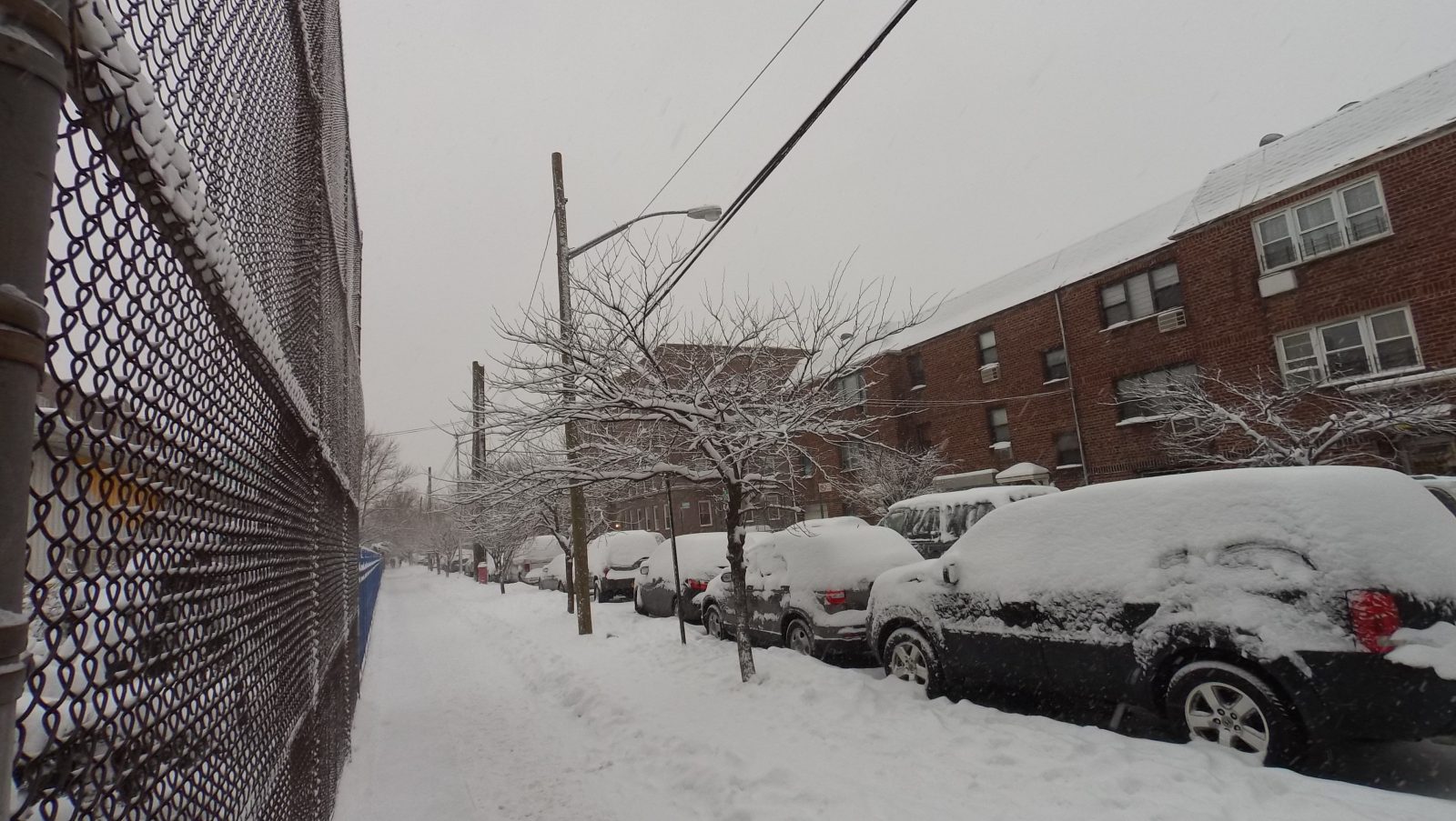 HTC Re Camera Review – Sample Pictures NYC (Snow) (17) – TechWeLike