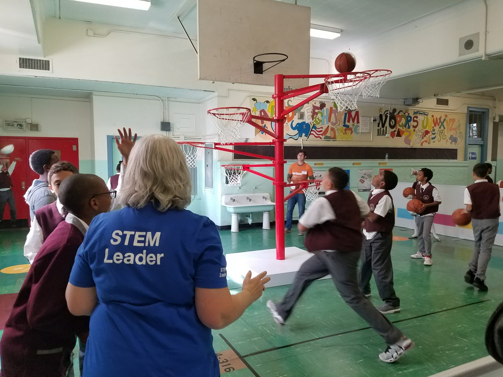 verizon-giving-foundation-event-ps-171-patrick-henry-harlem-new-york ...