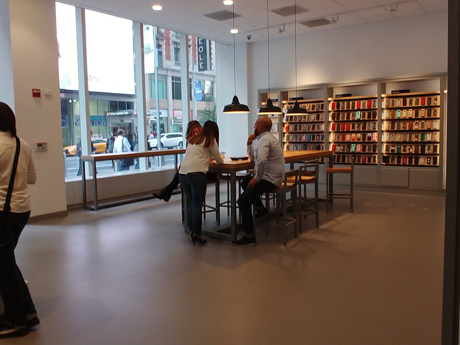 Verizon Next Gen Store – Bryant Park – TechWeLike