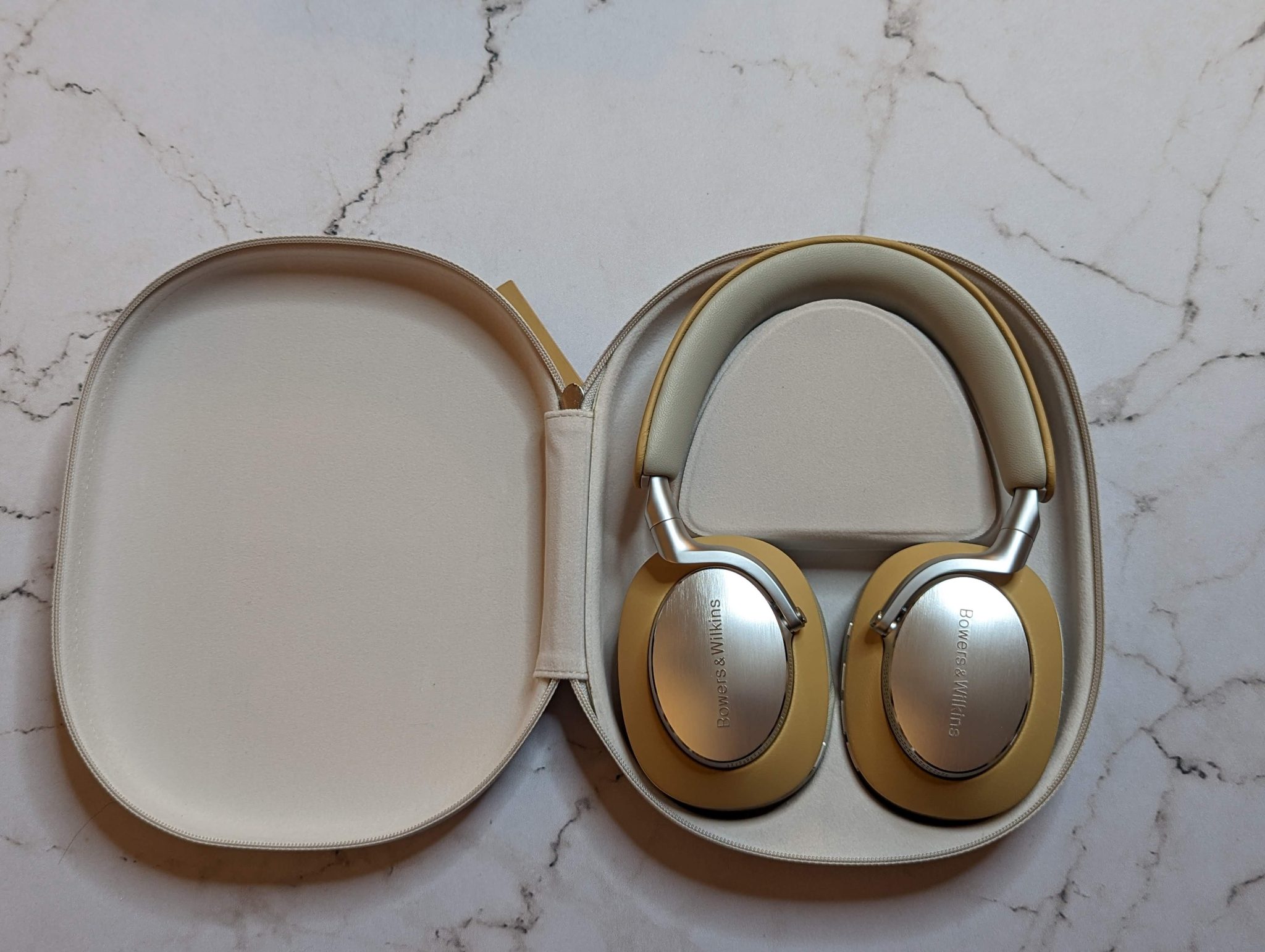 Bowers & Wilkins PX8 Review – Analie Cruz – 14 – TechWeLike