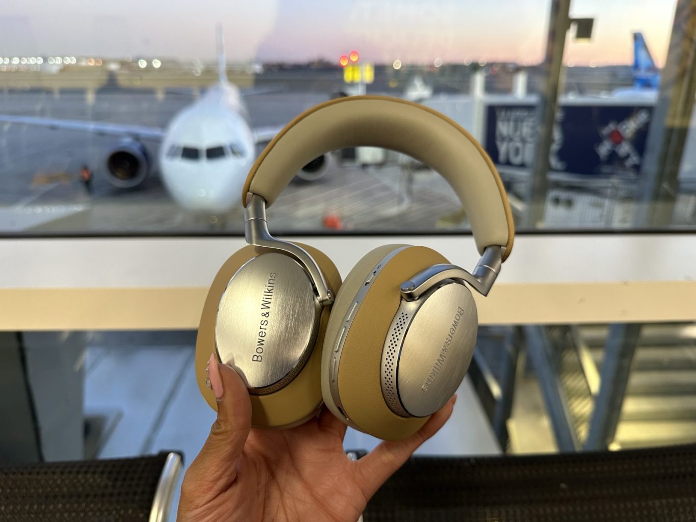 Bowers & Wilkins PX8 Review – Analie Cruz – 5 – TechWeLike