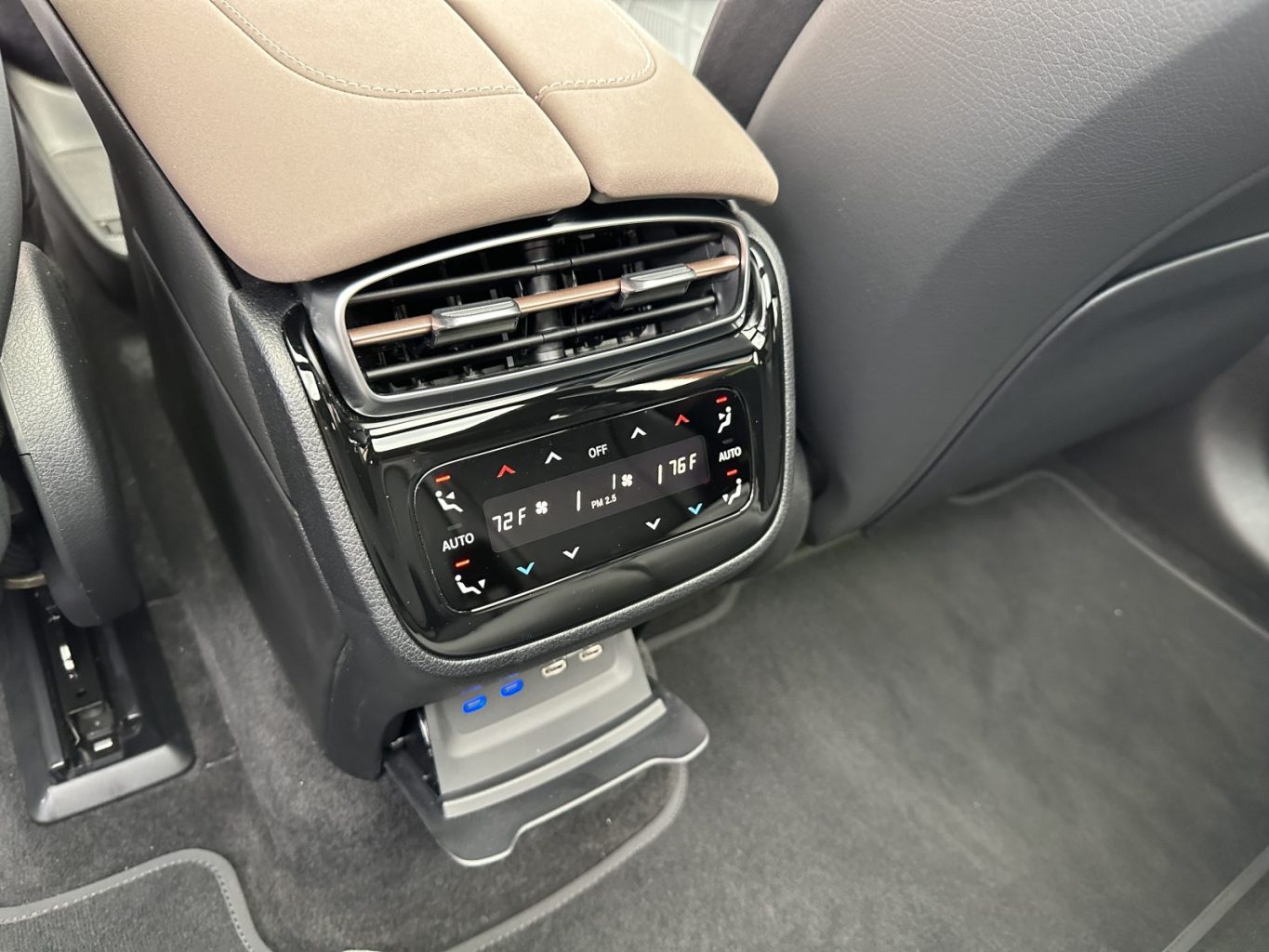 Mercedes Benz EQS SUV – CES2023 – Analie – 2 – TechWeLike