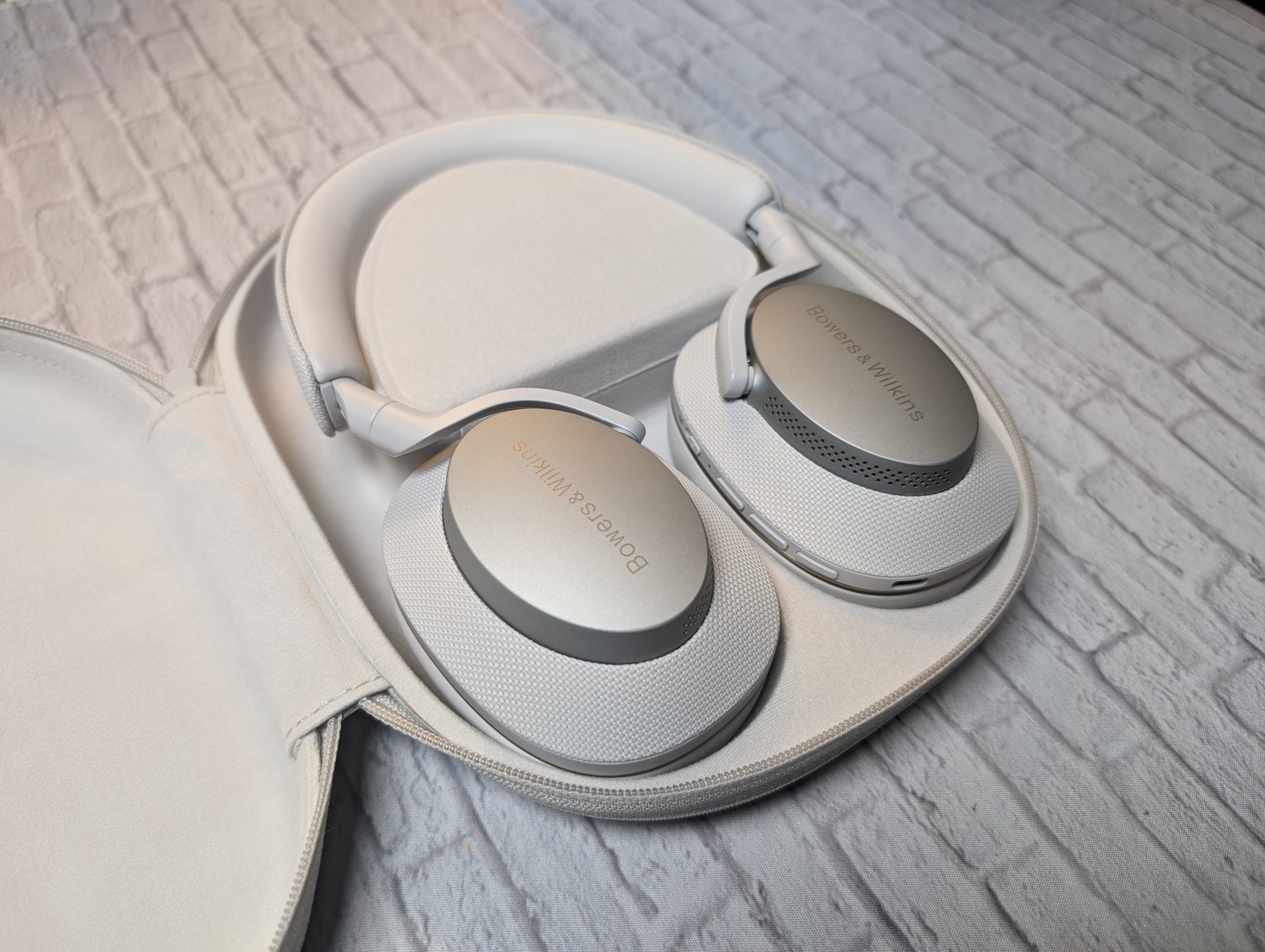 Bowers & Wilkins Px7 S2e Headphones – Worth the Update [Review ...