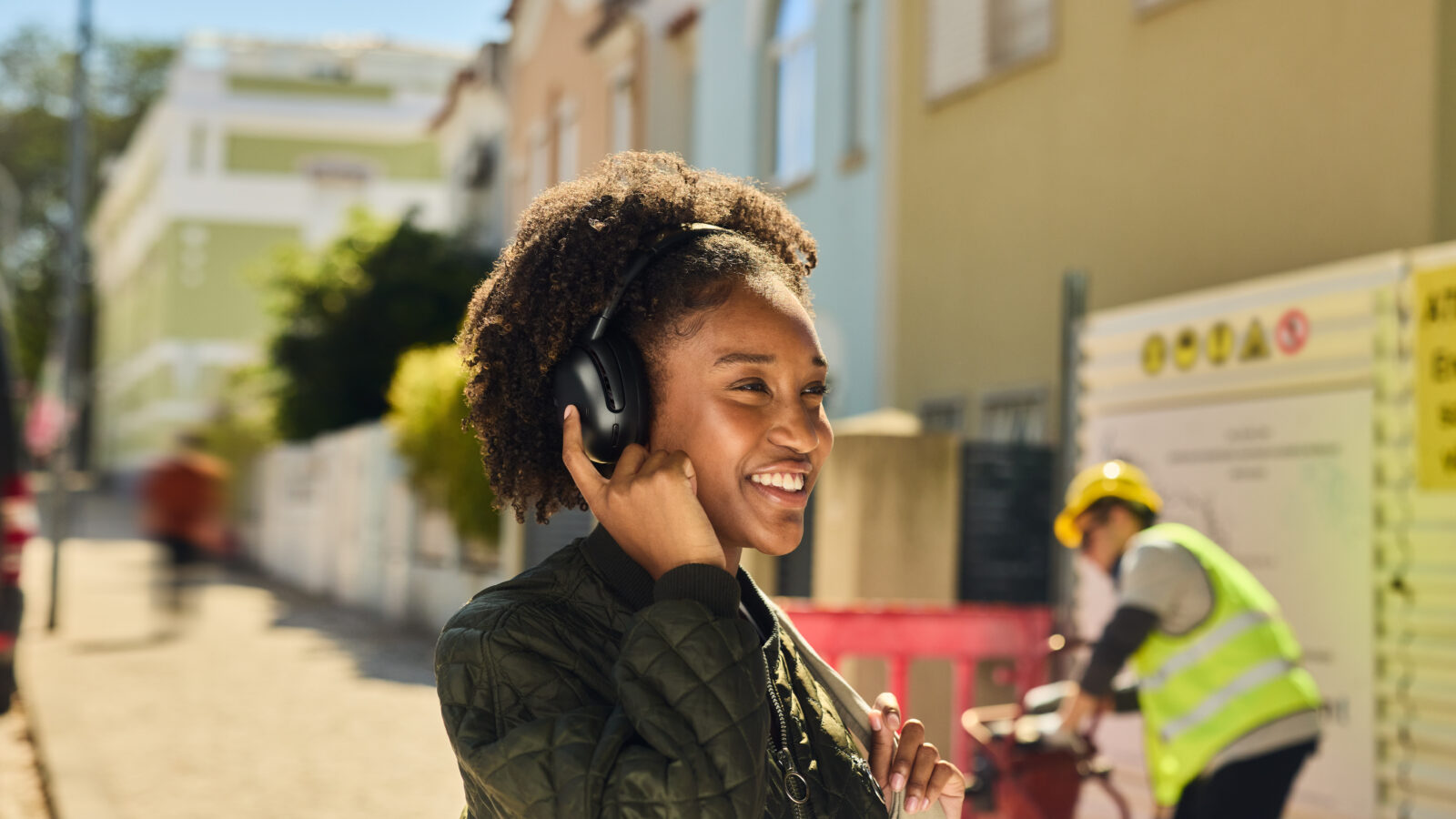 New JBL Tour One M3 Over Ear Headphones Announced [CES2025] – TechWeLike