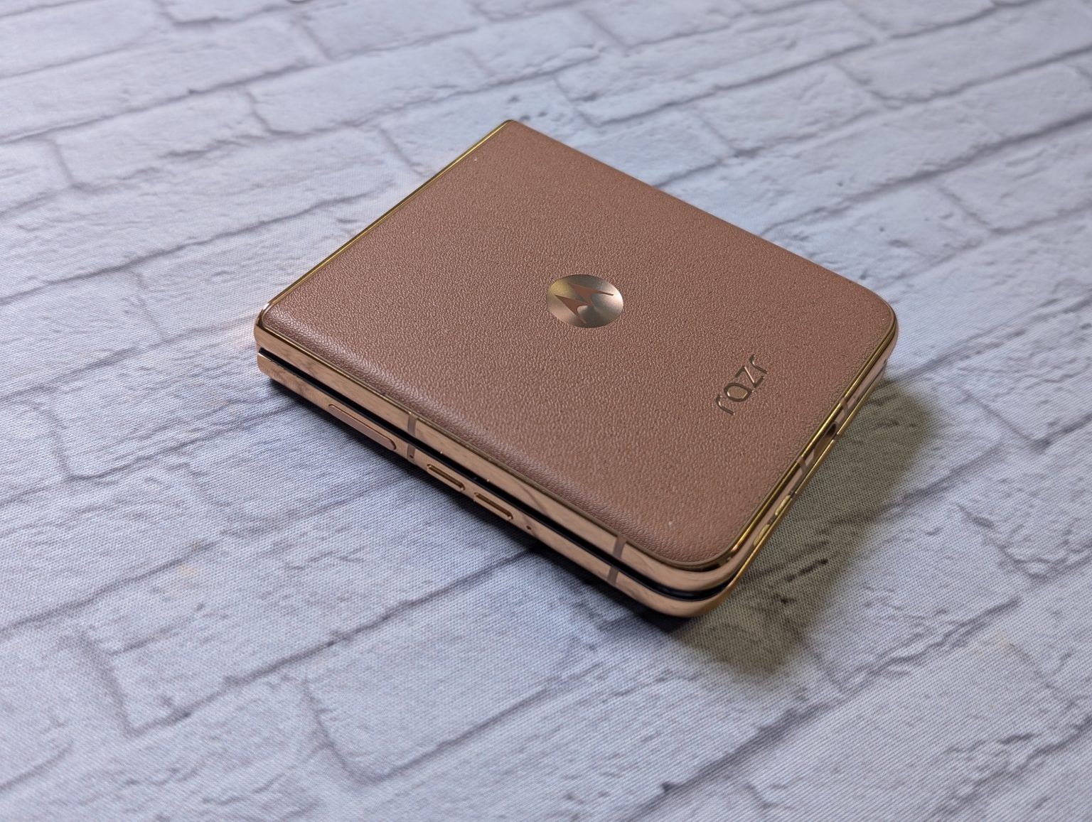 Motorola Razr+ 2024 – Great Mix of Nostalgia and Modern Tech [Long Term ...