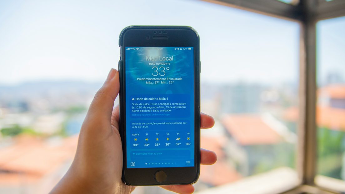 How Smartphones Use Advanced Weather Data to Improve Daily Decision ...